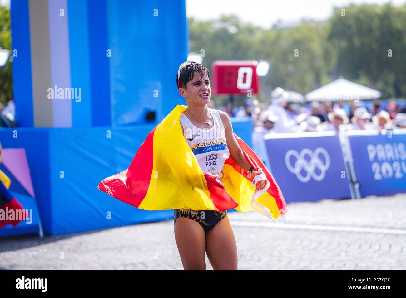 Maria Perez participating in the 20 Kilometer Race Walk at the Paris ...