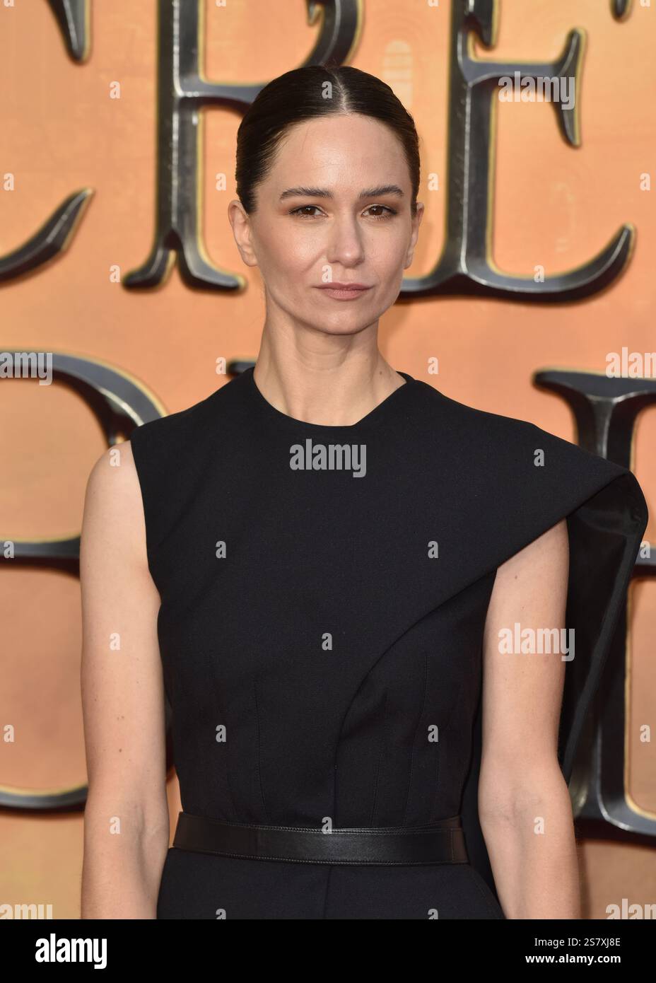 Katherine Waterston attends 'Fantastic Beasts: The Secrets of ...