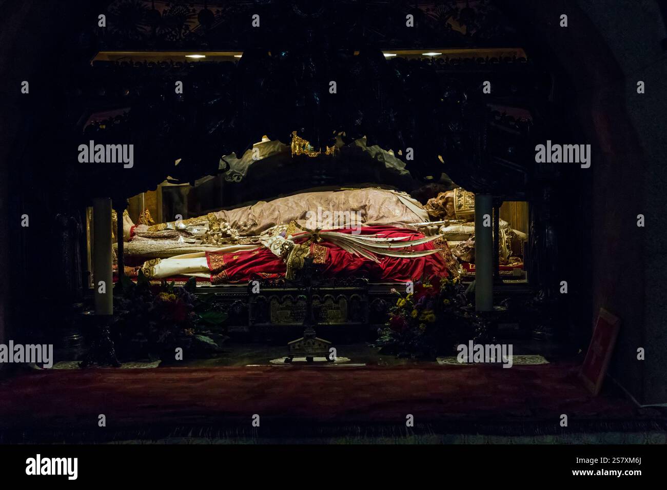 St ambrogio relics hi-res stock photography and images - Alamy