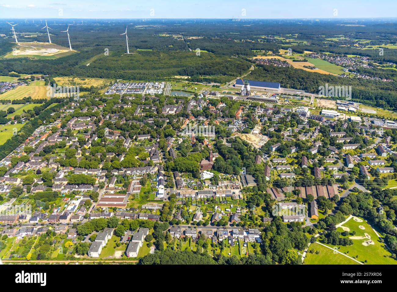Aerial view, residential area and local view Lohberg with Bergpark ...