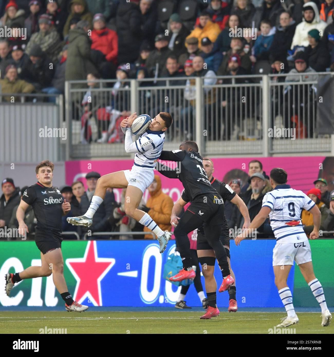 Theo Chabouni of Castres Olympique and Rotimi Segun of Saracens ...