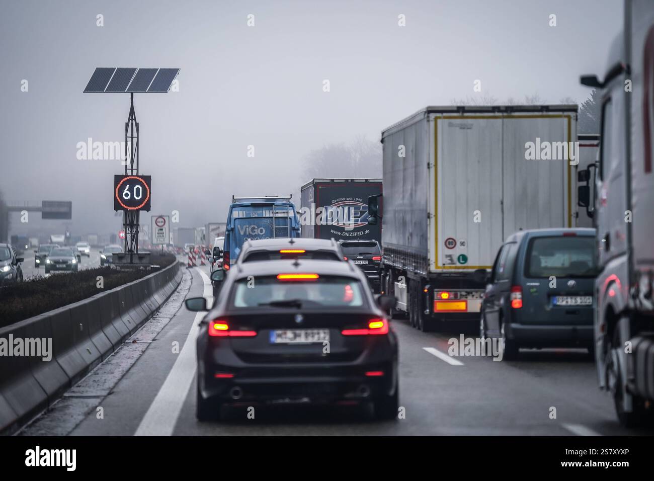 Lkw kolonne hi-res stock photography and images - Alamy