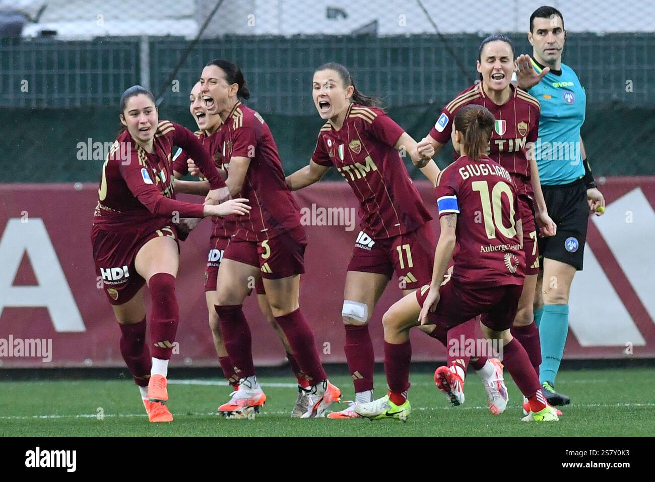 Roma, Lazio. 19th Jan, 2025. Giulia Dragoni of AS Roma celebrates ...
