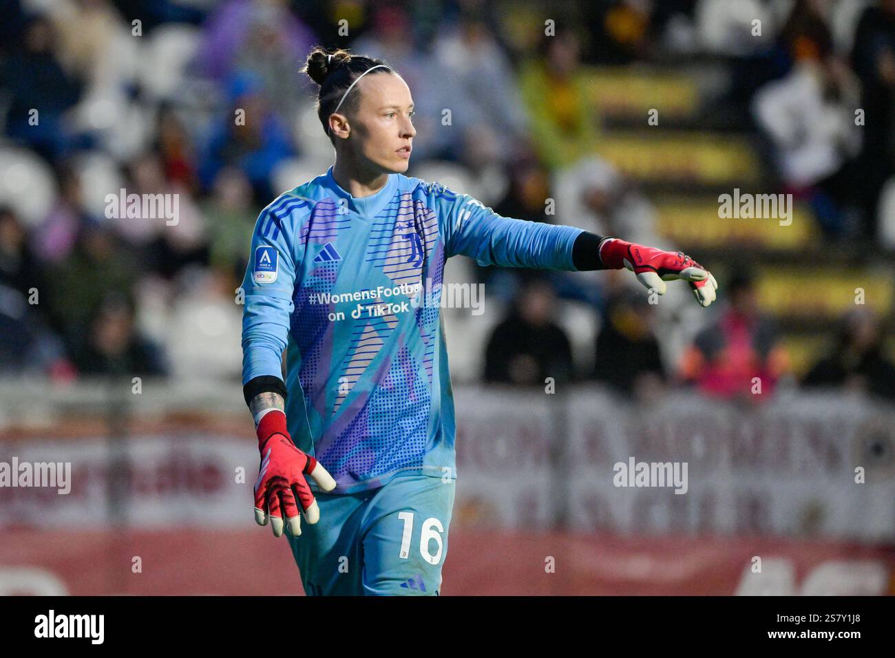 Rome, Italy. 19th Jan, 2025. Juventusâ??s goalkeeper Pauline Peyraud ...