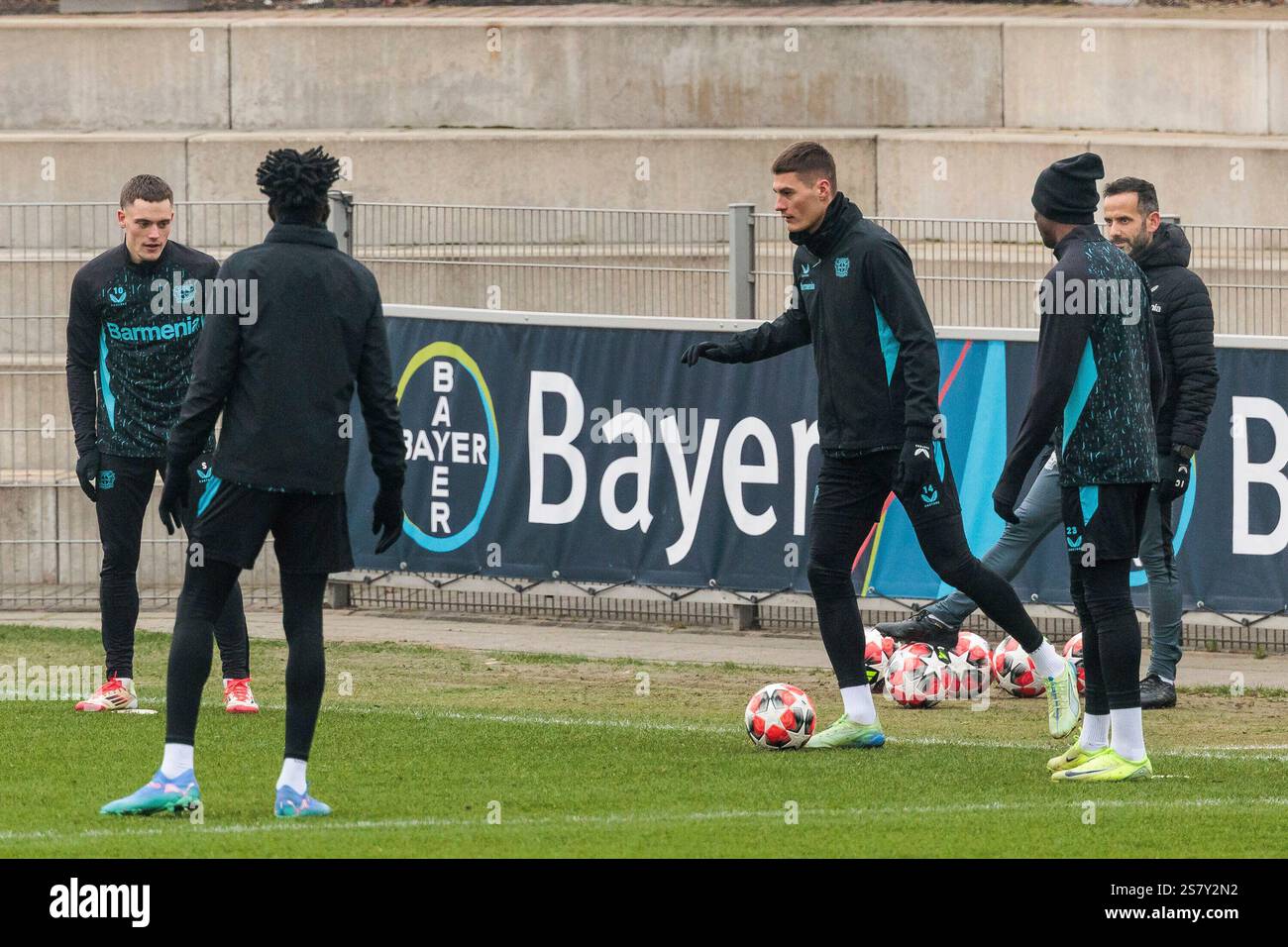 Leverkusen, Deutschland. 20th Jan, 2025. Patrick Schick (Bayer 04 Leverkusen, 14) am Ball UEFA ...