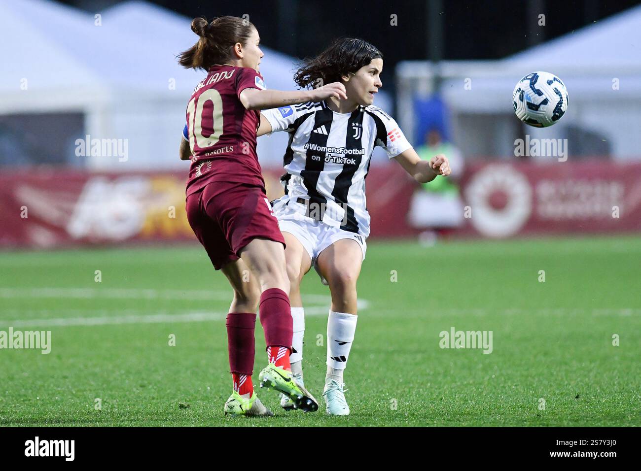 Roma, Lazio. 19th Jan, 2025. Manuela Giugliano of AS Roma, Eva Schatzer of Juventus woman during ...