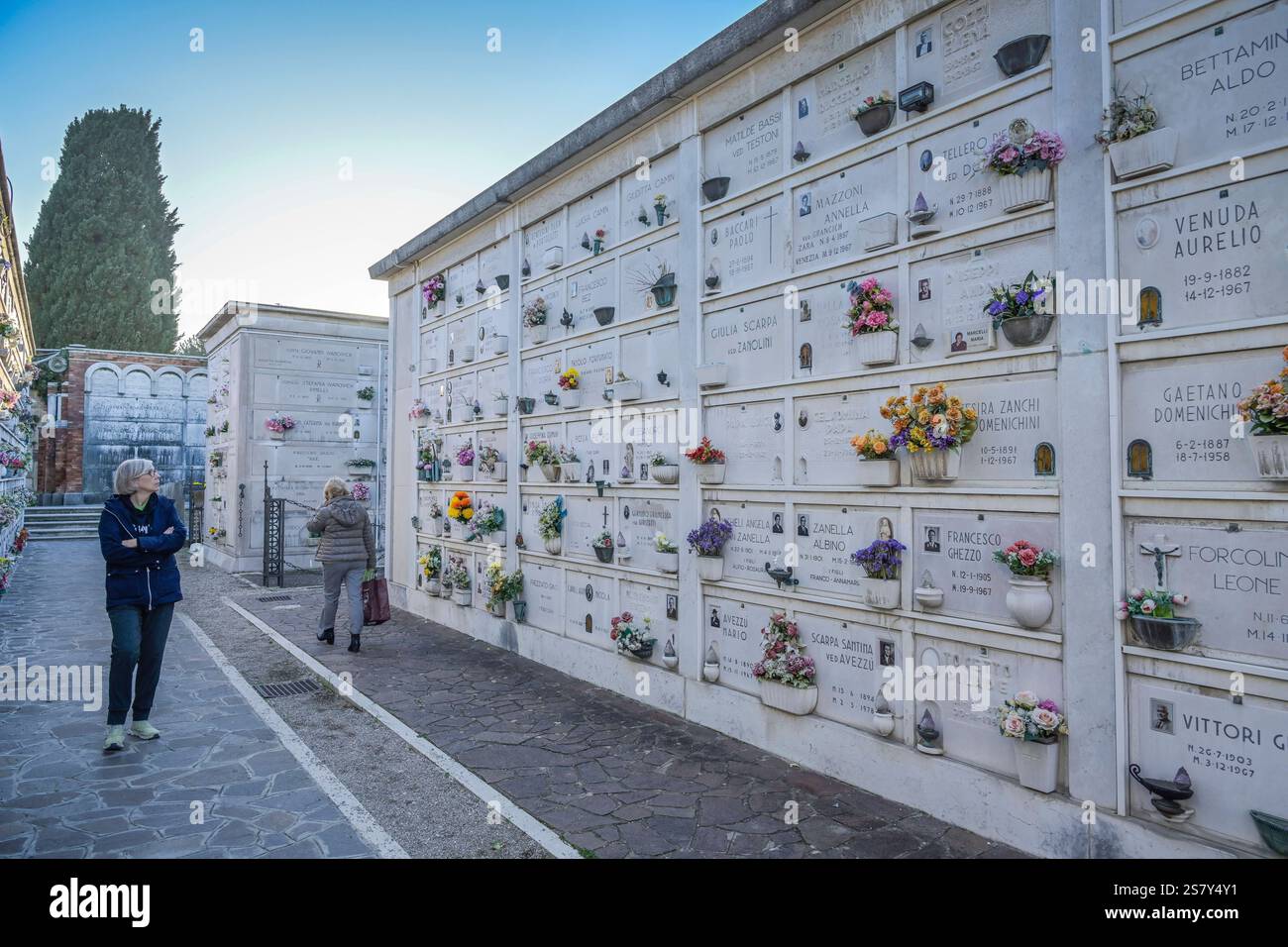 Urnengräber, Friedhofsinsel Cimitero di San Michele, Venedig, Venetien ...