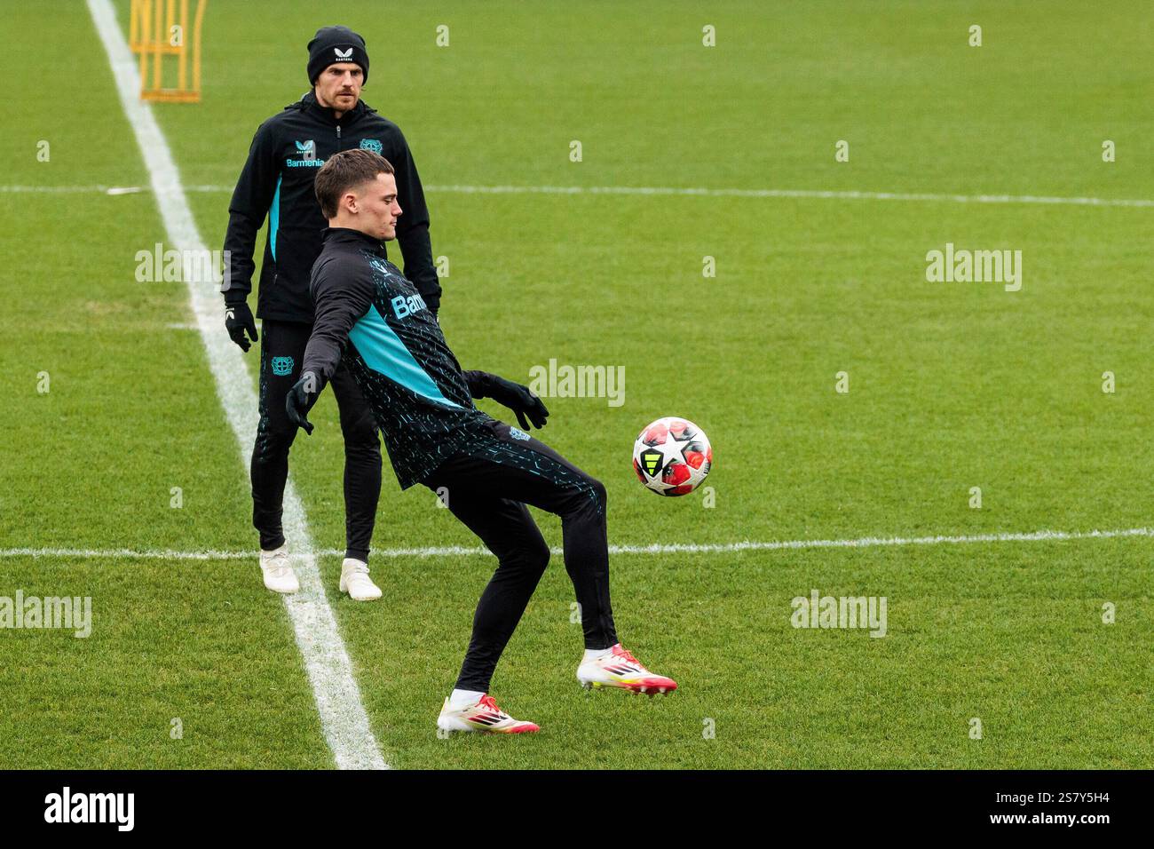 Leverkusen, Deutschland. 20th Jan, 2025. Florian Wirtz (Bayer 04 Leverkusen, 10) mit Ball UEFA ...