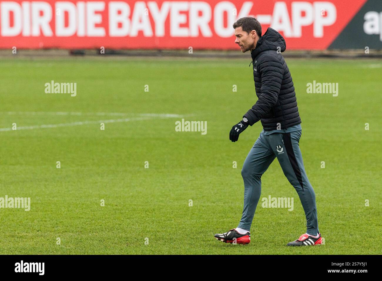 Leverkusen, Deutschland. 20th Jan, 2025. Xabi Alonso (Cheftrainer Bayer 04 Leverkusen) UEFA ...