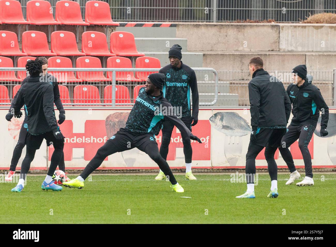 Leverkusen, Deutschland. 20th Jan, 2025. Victor Boniface (Bayer 04 Leverkusen, 22) geht nach dem ...
