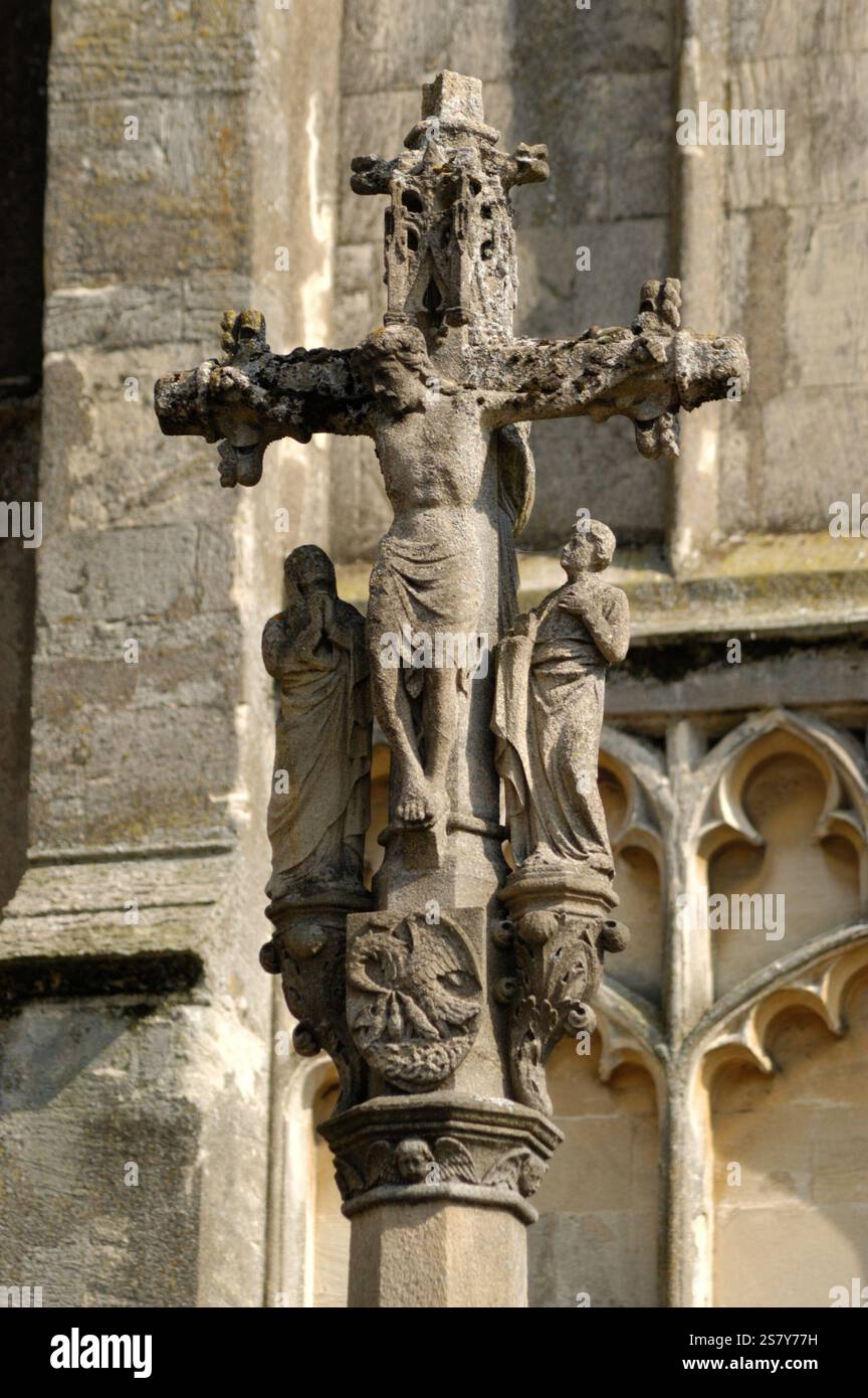 Crucifixion Statue outside Saint john's Baptist Church Cirencester ...