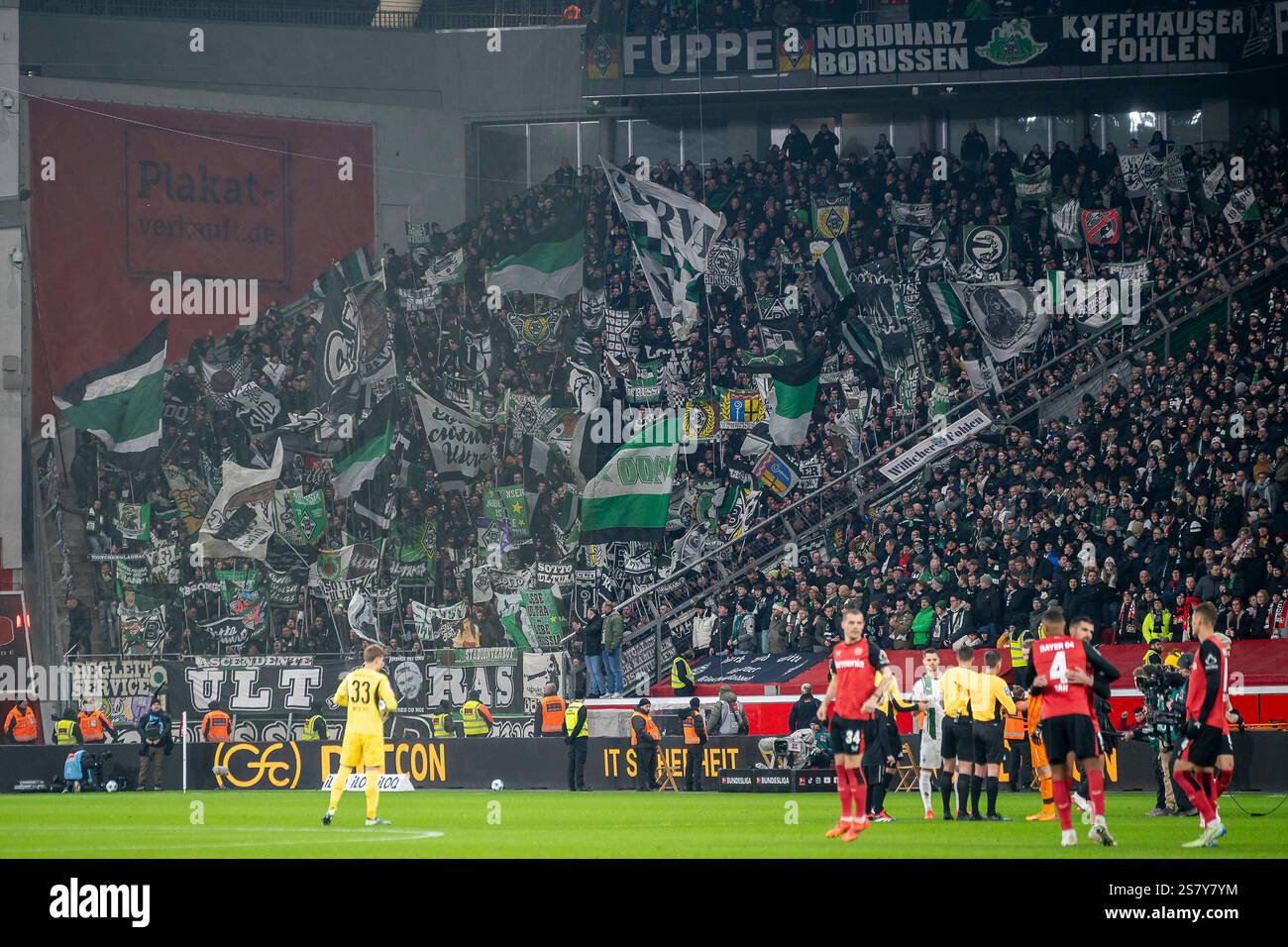 Leverkusen, Deutschland. 18th Jan, 2025. 18.01.2025, Fussball: 1. Bundesliga, Saison 2024/2025 ...