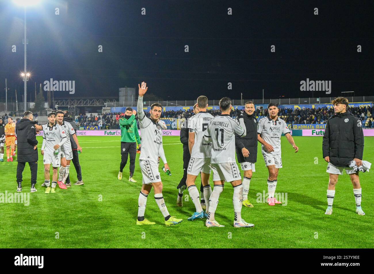 Carrara, Italy. 19th Jan, 2025. Spezia team celebrate the victory with the fans during Carrarese ...
