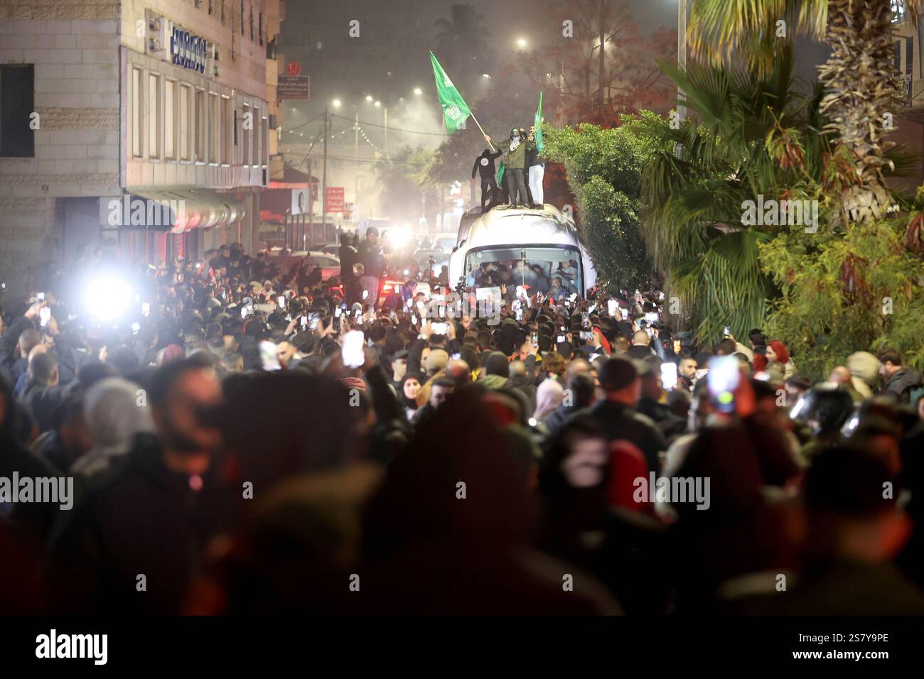 Beitunia, Gaza. 20th Jan, 2025. Palestinians celebrate the release of ...