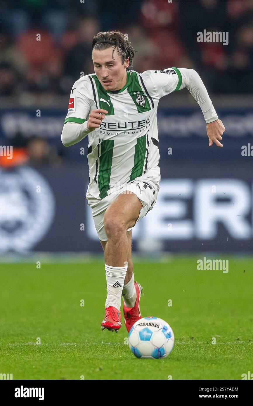Leverkusen, Deutschland. 18th Jan, 2025. 18.01.2025, Fussball: 1. Bundesliga, Saison 2024/2025 ...