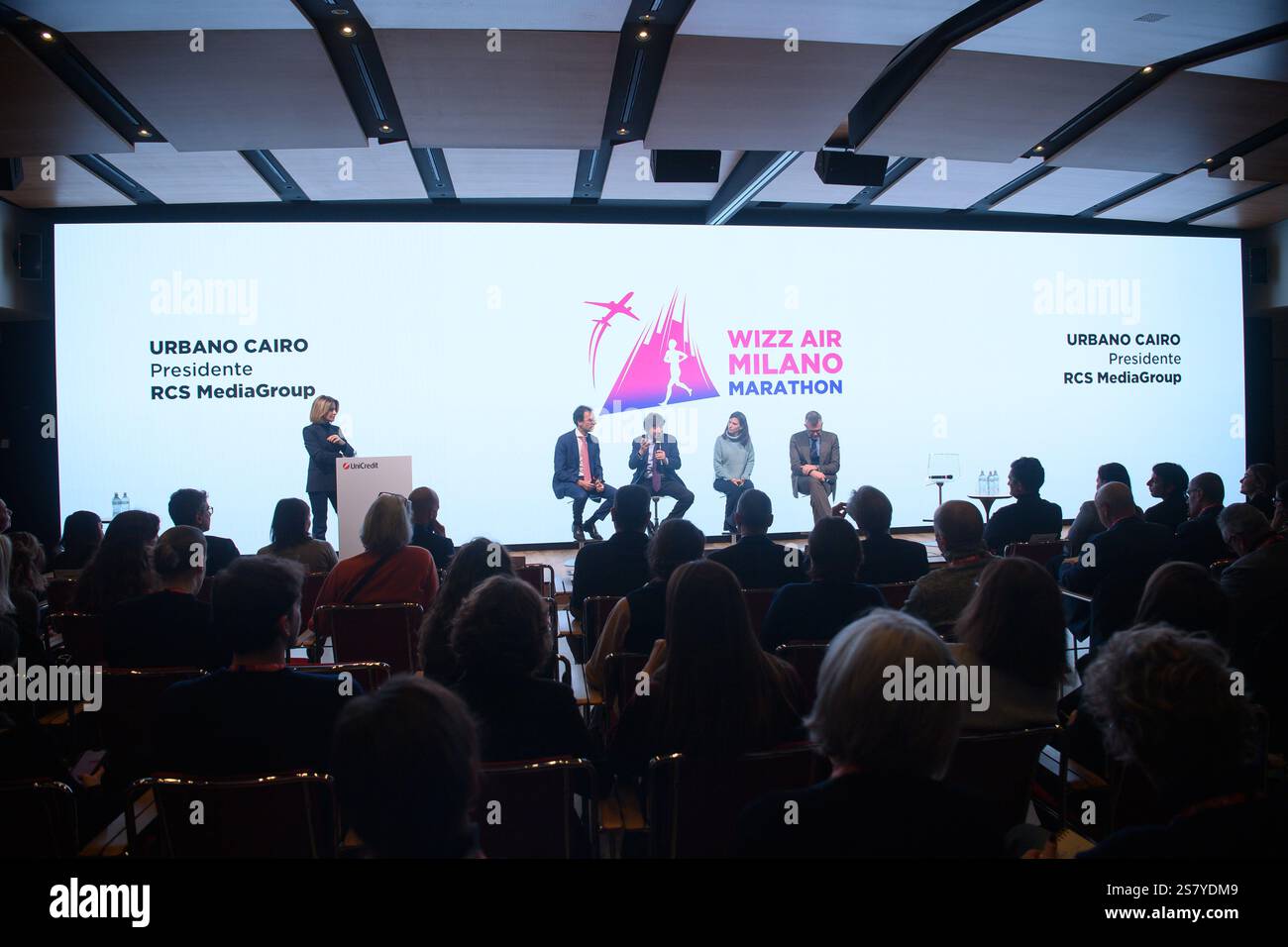 Wizz air milano marathon 2025 talk hi-res stock photography and images ...