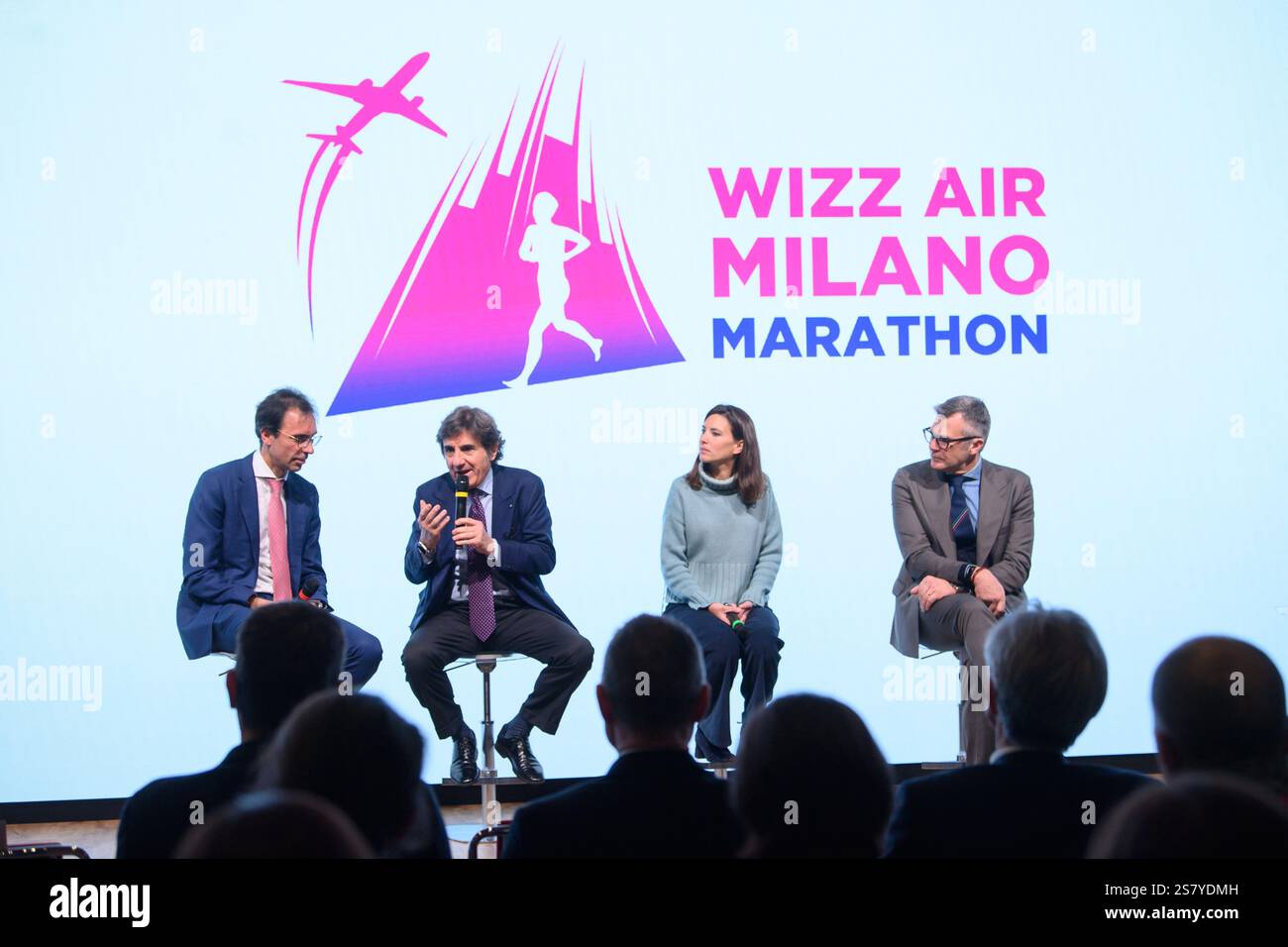 Wizz air milano marathon 2025 talk hi-res stock photography and images ...