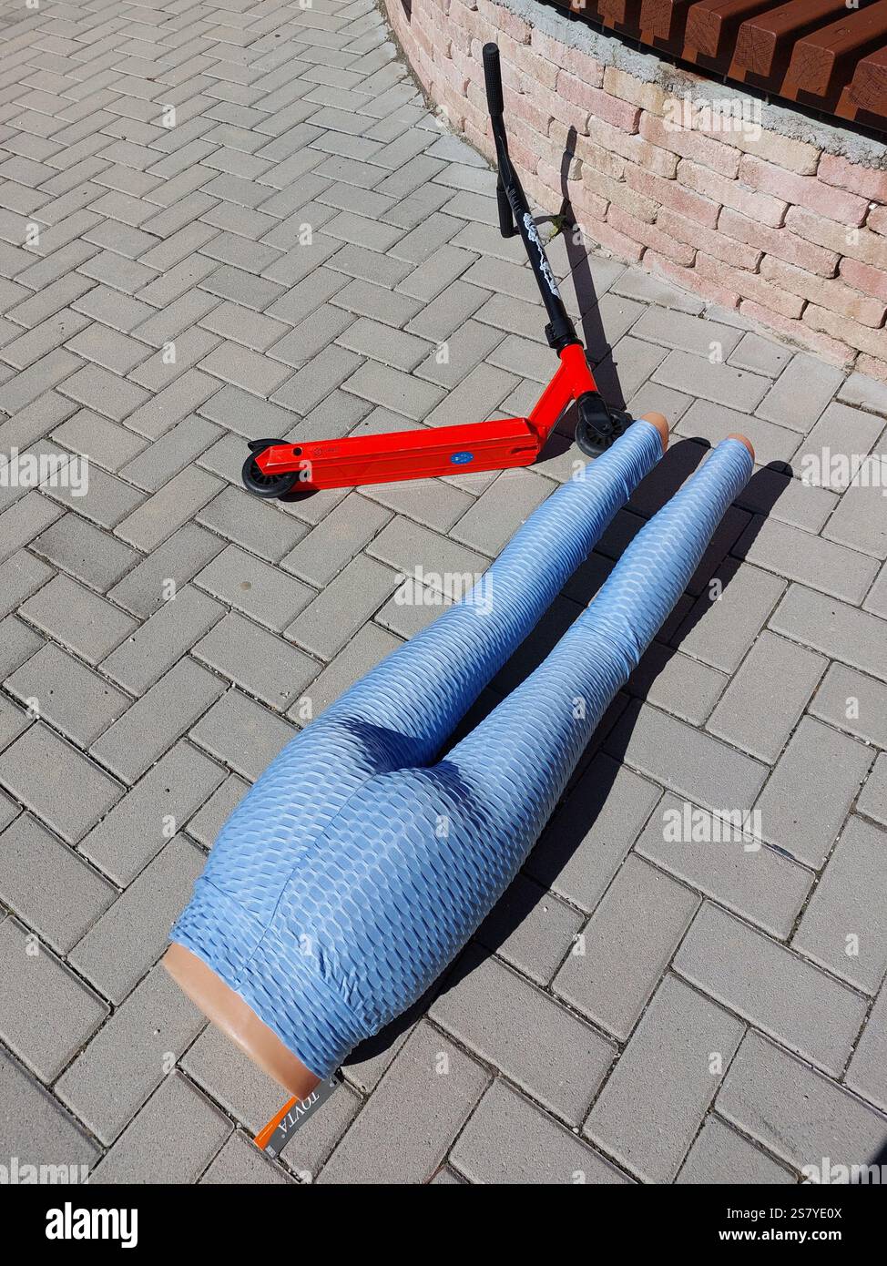 Bottom half of mannequin hi-res stock photography and images - Alamy