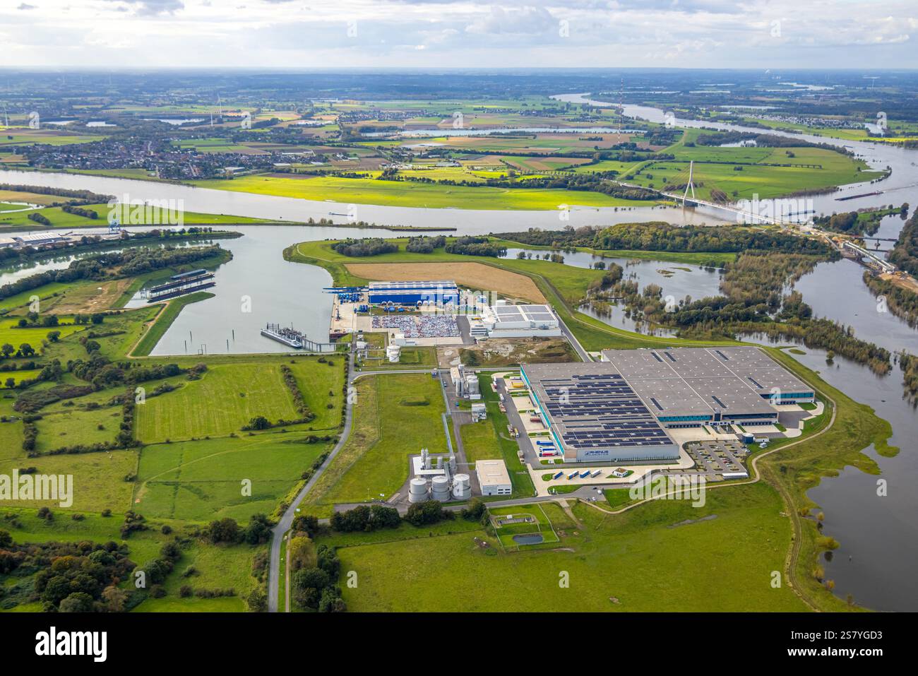 Aerial view, port of Emmelsum DeltaPort port network, Duisburg North 1 ...