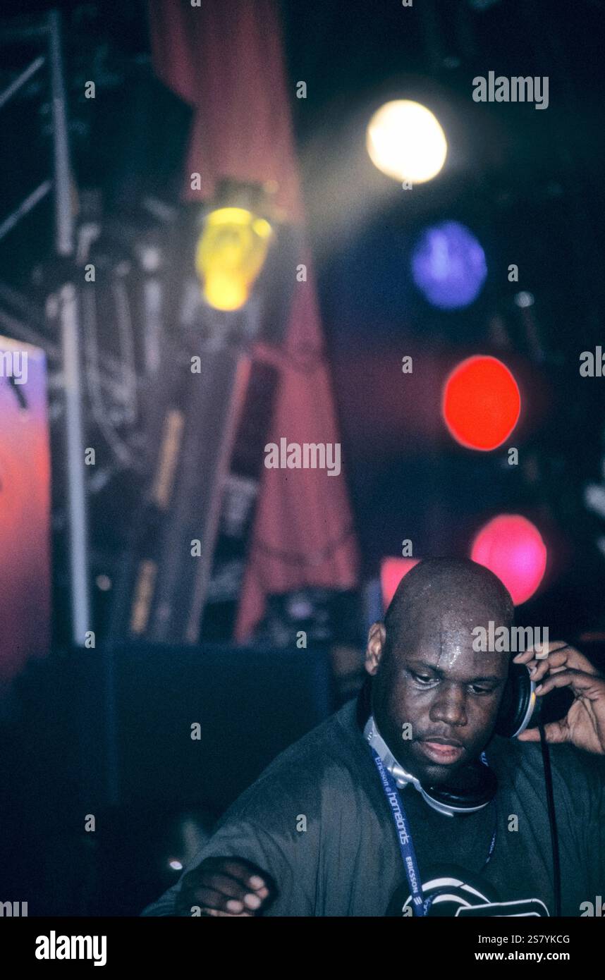 SUPERSTAR DJ, CARL COX, HOMELANDS FESTIVAL, 1999: Legendary DJ Carl Cox ...