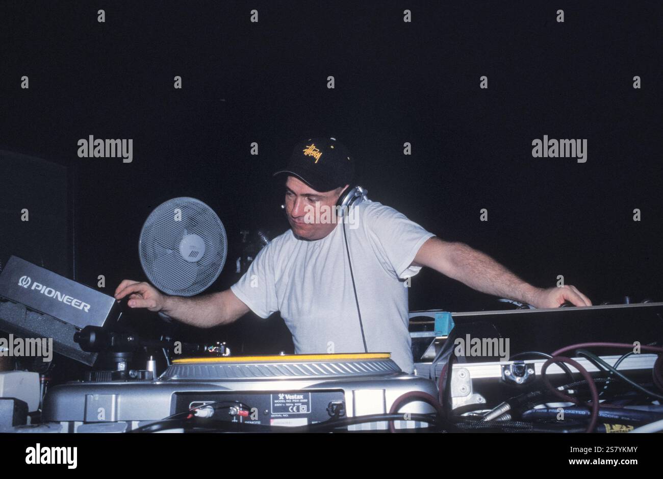 Superstar DJ Danny Tenaglia playing a marathon all-night set live at ...