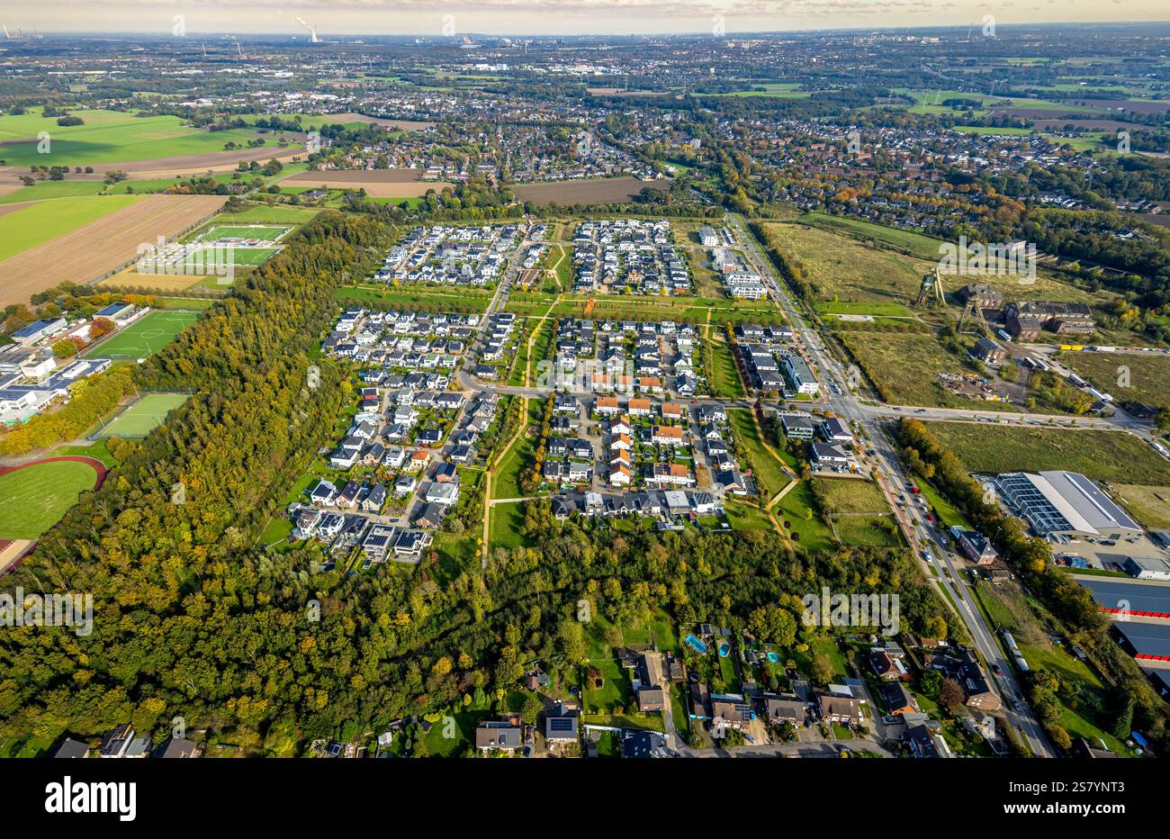 Aerial view, new development area Dicksche Heide, Niederberg Park, on ...
