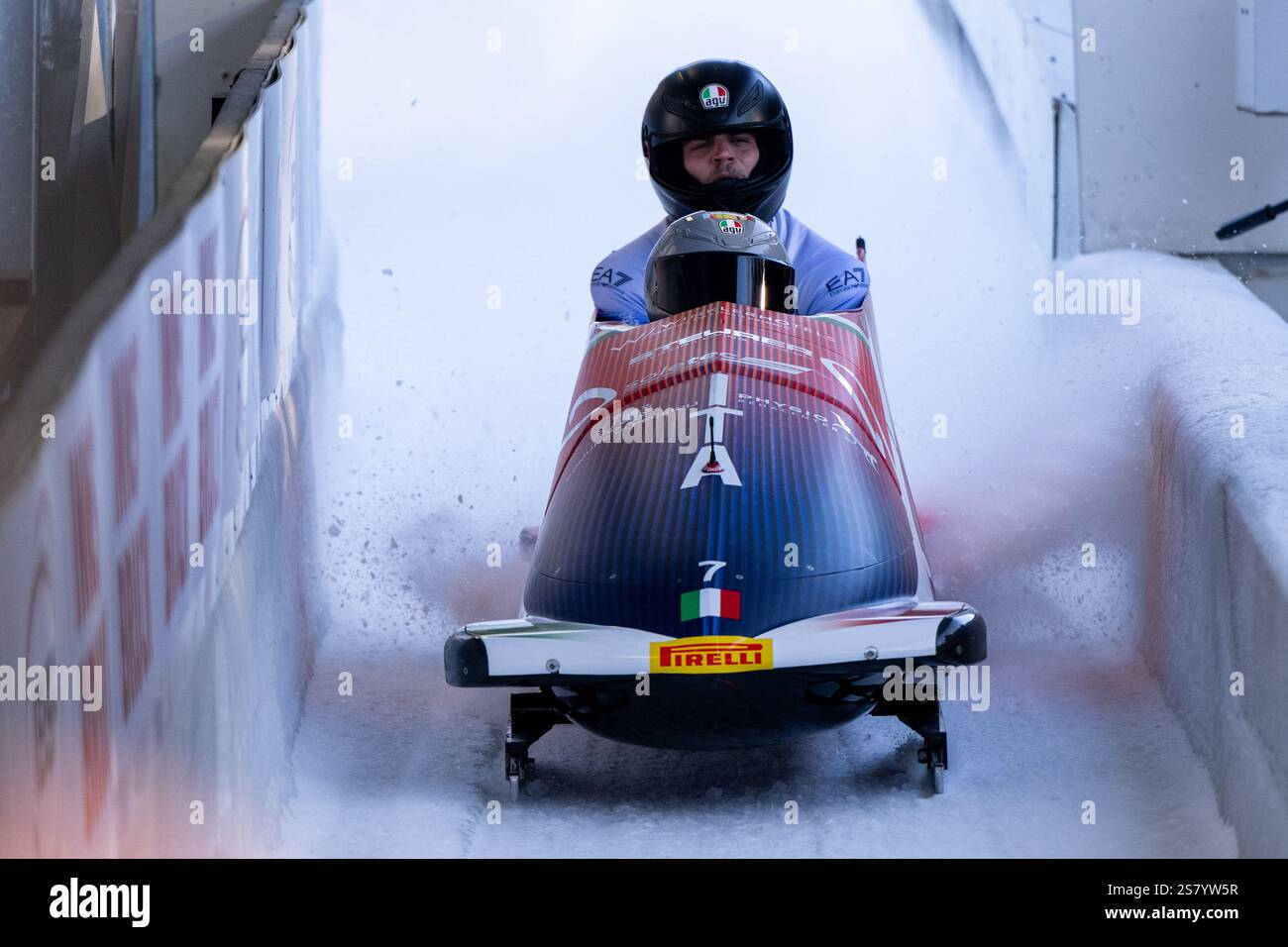 Patrick Baumgartner, Robert Mircea (Italien) im Ziel, AUT, IBSF Bob ...