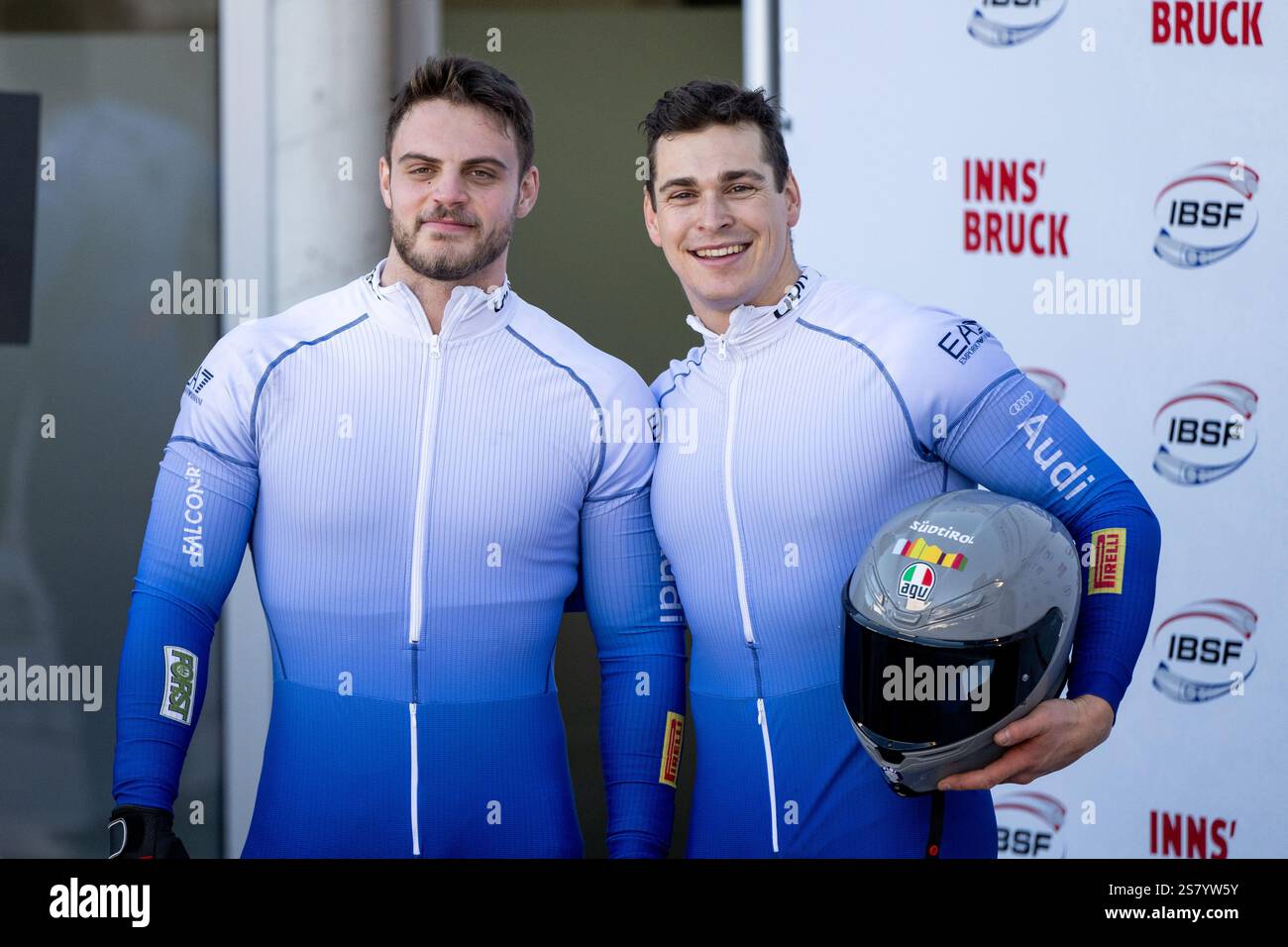 Patrick Baumgartner, Robert Mircea (Italien) zufrieden in der Leaders Box, AUT, IBSF Bob Weltcup ...