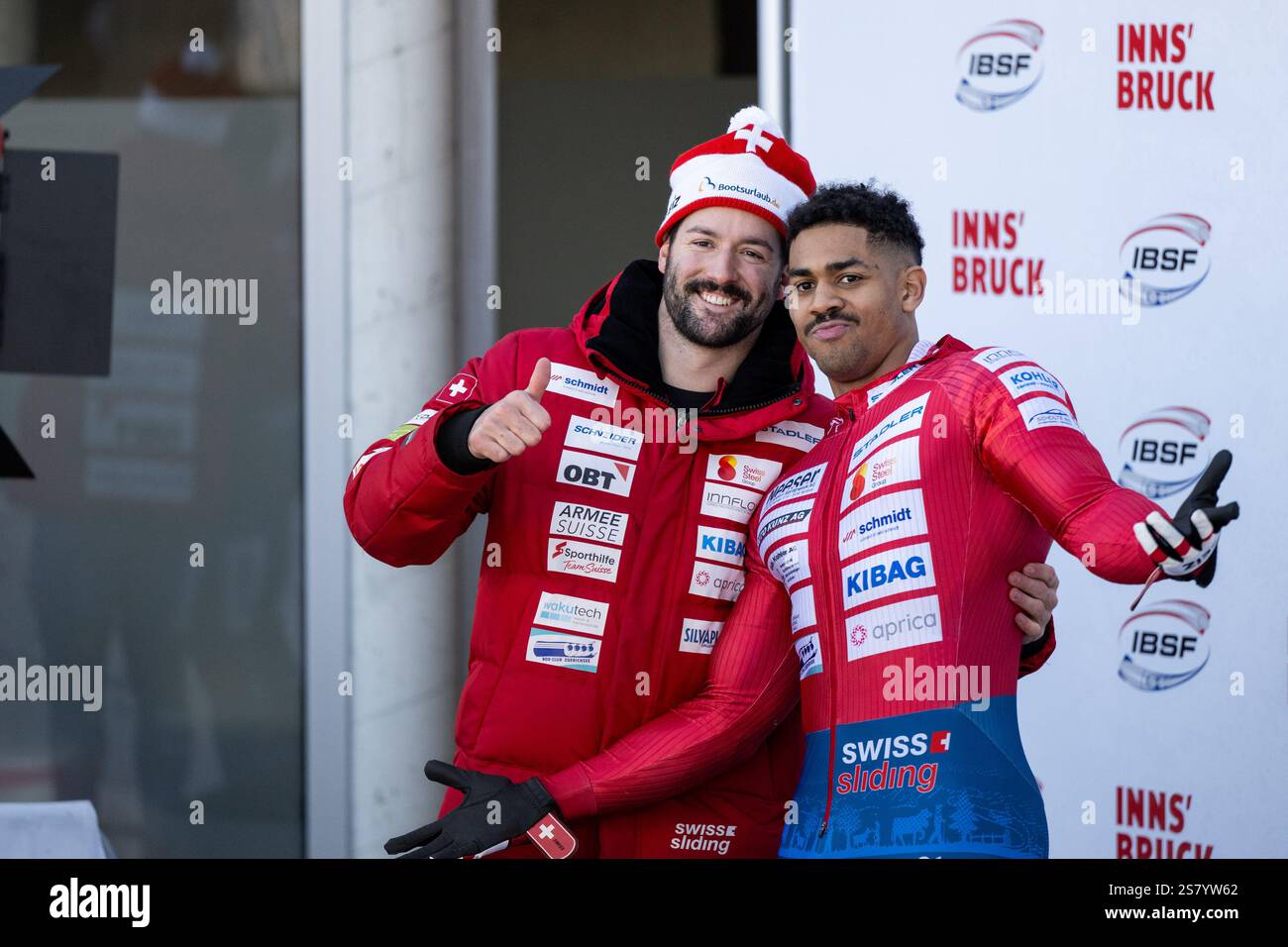 Michael Vogt, Amadou David Ndiaye (Schweiz) freuen sich in der Leaders ...