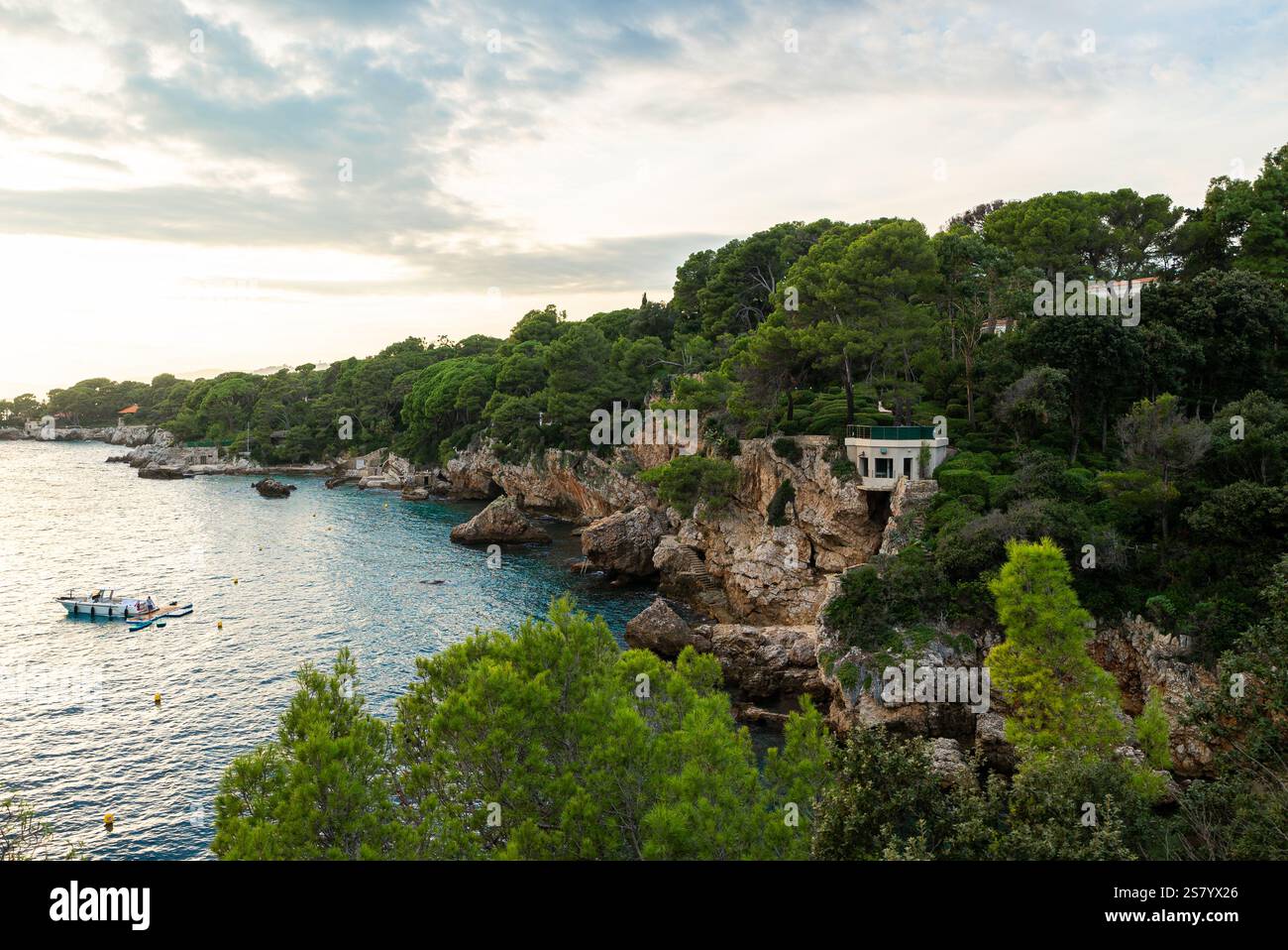 Bay of Antibes Billionaires in the south of France on Cap d'Antibes ...