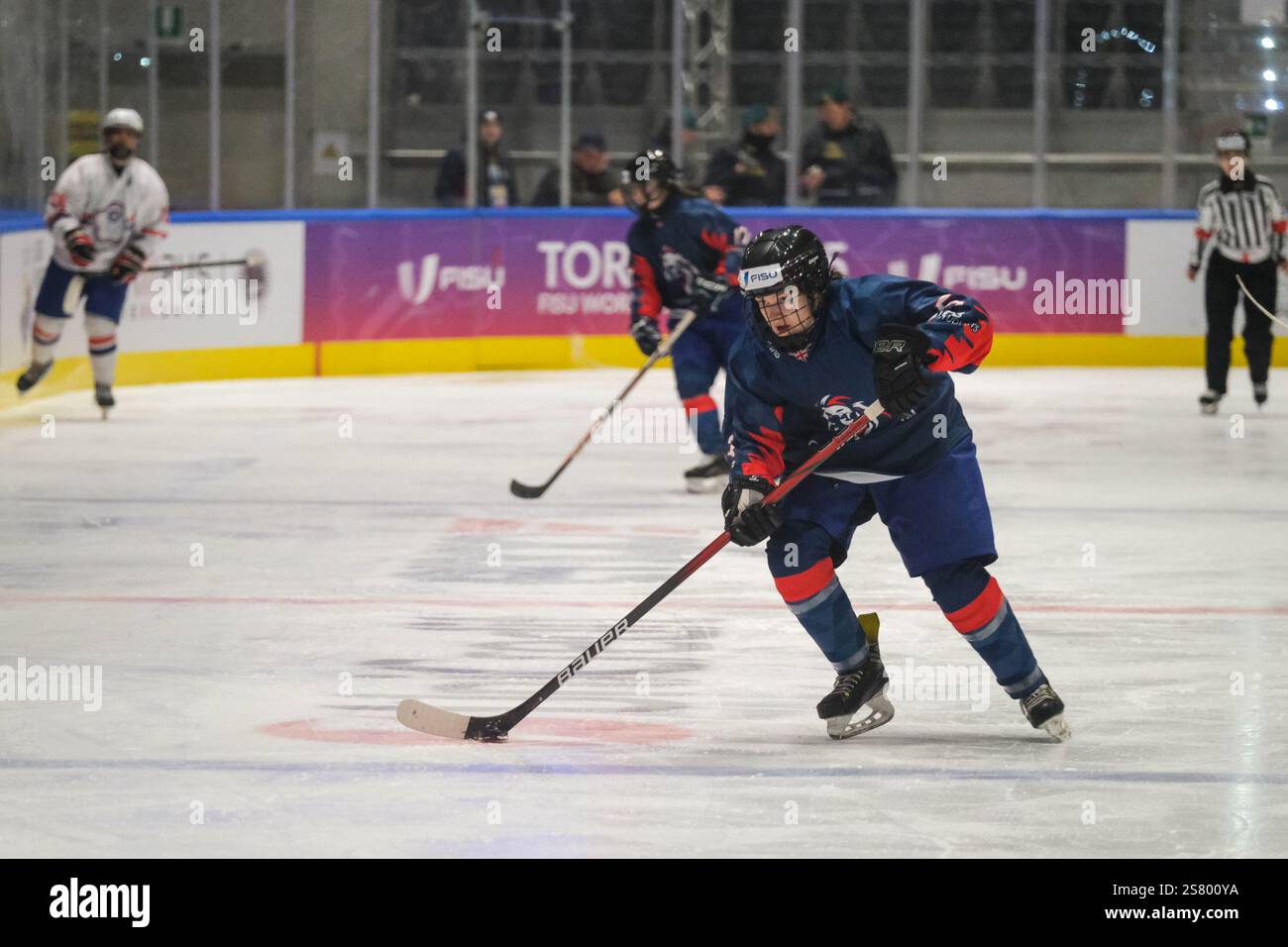 Eleanor Cooper (UK) seen in action during the Women's Ice Hockey Group ...