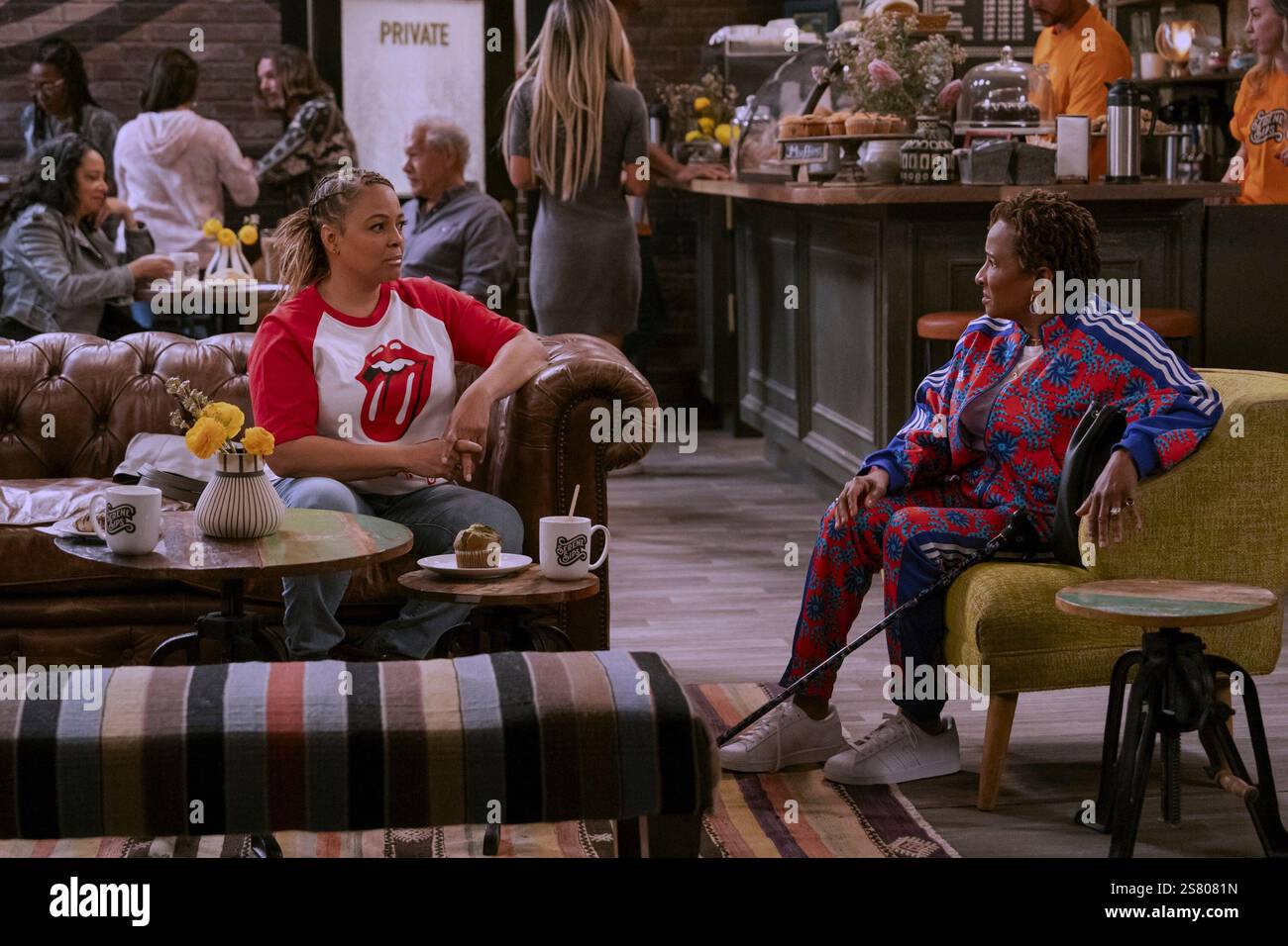 THE UPSHAWS, from left: Kim Fields, Wanda Sykes, 'Running Numbers ...