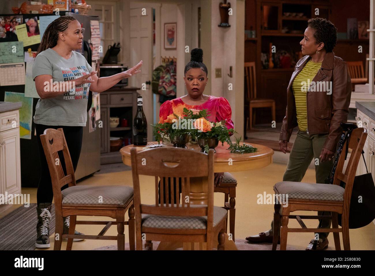 THE UPSHAWS, from left: Kim Fields, Yvette Nicole Brown, Wanda Sykes ...