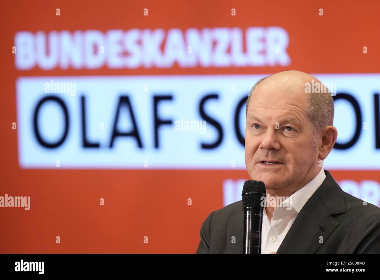 Bundeskanzler Olaf Scholz beim Wahlkampfauftritt in Frankfurt Bundeskanzler Olaf Scholz im ...