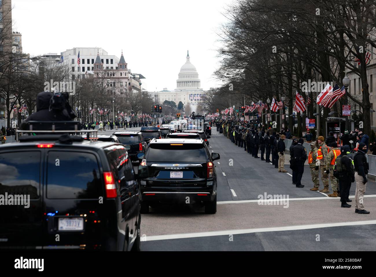 WASHINGTON, DC - JANUARY 20: The motorcade heads to the U.S. Capitol ...