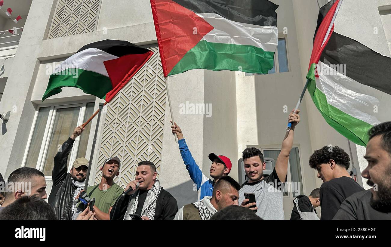 Qatar, Qatar. 19th Jan, 2025. Gazans injured in Qatar wave Palestinian ...