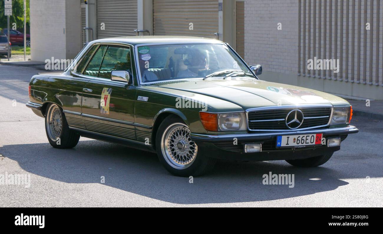 Mercedes Benz C107 / 350 SLC Stock Photo - Alamy