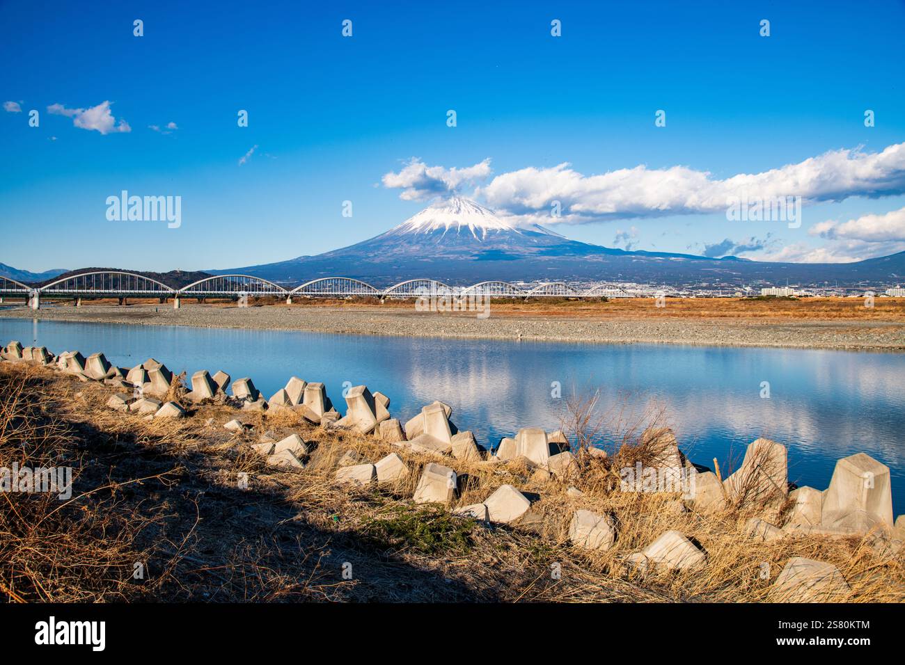 Bullet train passing Mount Fuji and the Fujikawa bridge, Shizuoka, Japan Stock Photo - Alamy