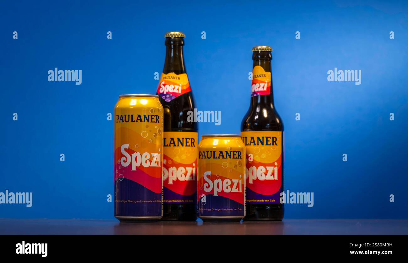 20.01.2025, Softgetränk, das beliebte Cola-Mischgetränk SPEZI, das ...