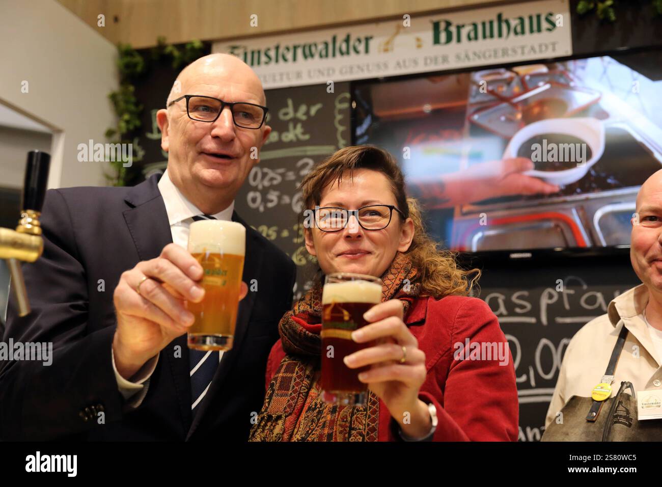 Ministerpräsident Dietmar Woidke SPD und Landwirtschaftsministerin ...