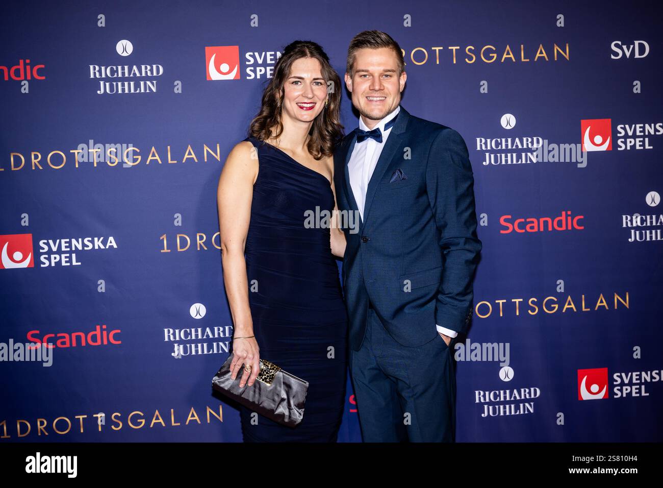 250120 Johannes Lukas med sällskap anländer på röda mattan inför ...