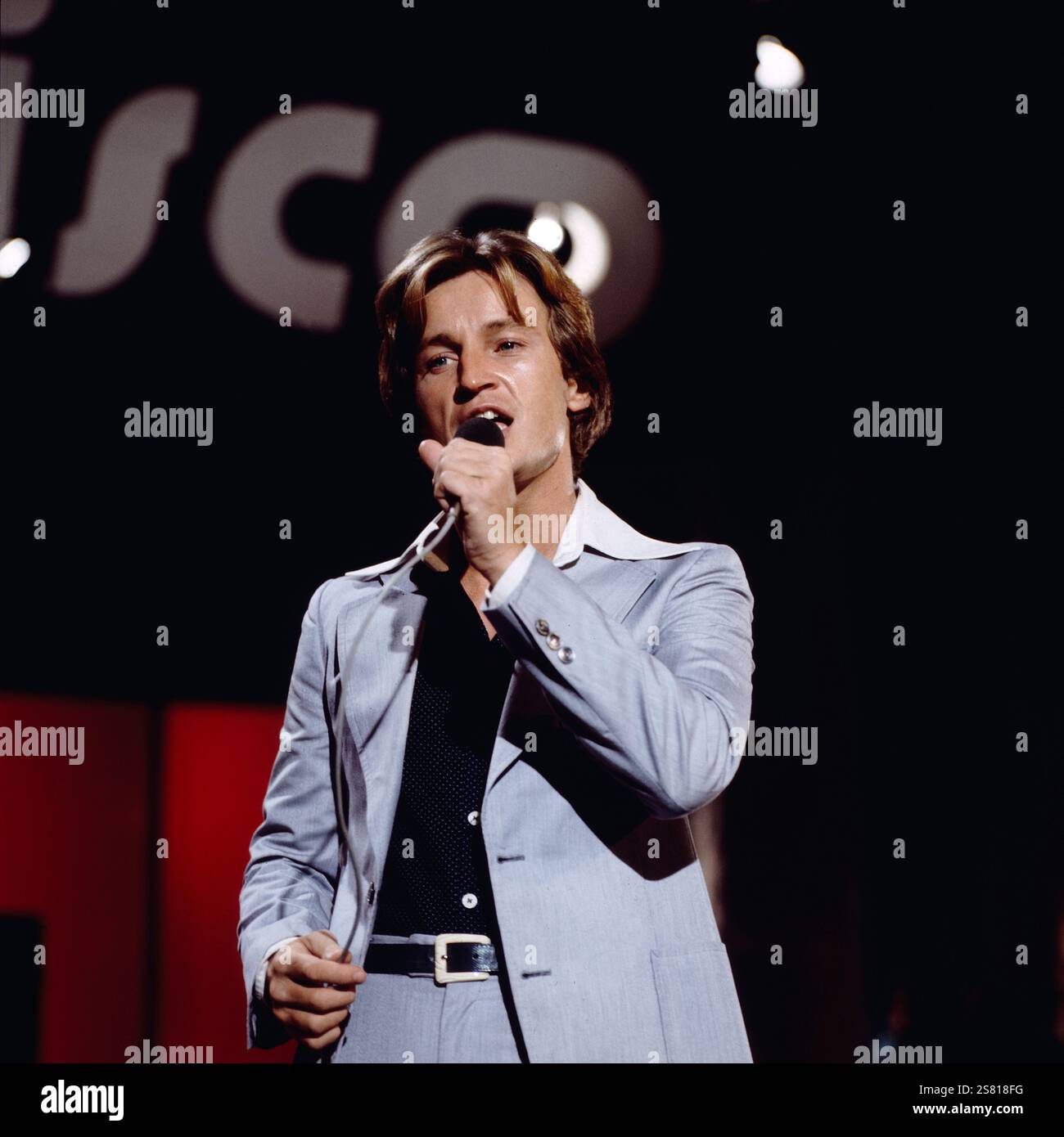 Disco, ZDF Musiksendung, 1975, Auftritt von Schlagersänger Christian ...