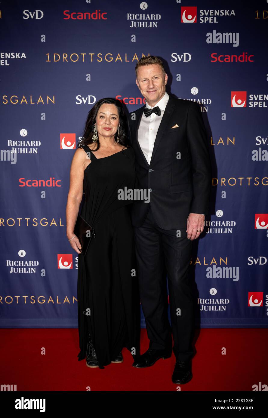 Stockholm, Sverige. 20th Jan, 2025. 250120 Kent Andersson med sällskap anländer på röda mattan ...