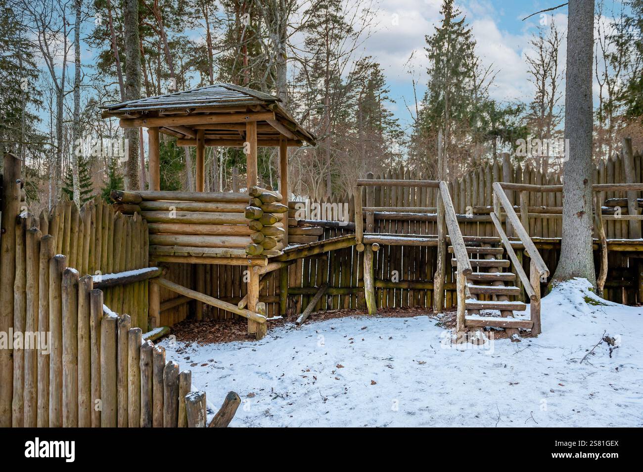 Stockade fence hi-res stock photography and images - Alamy