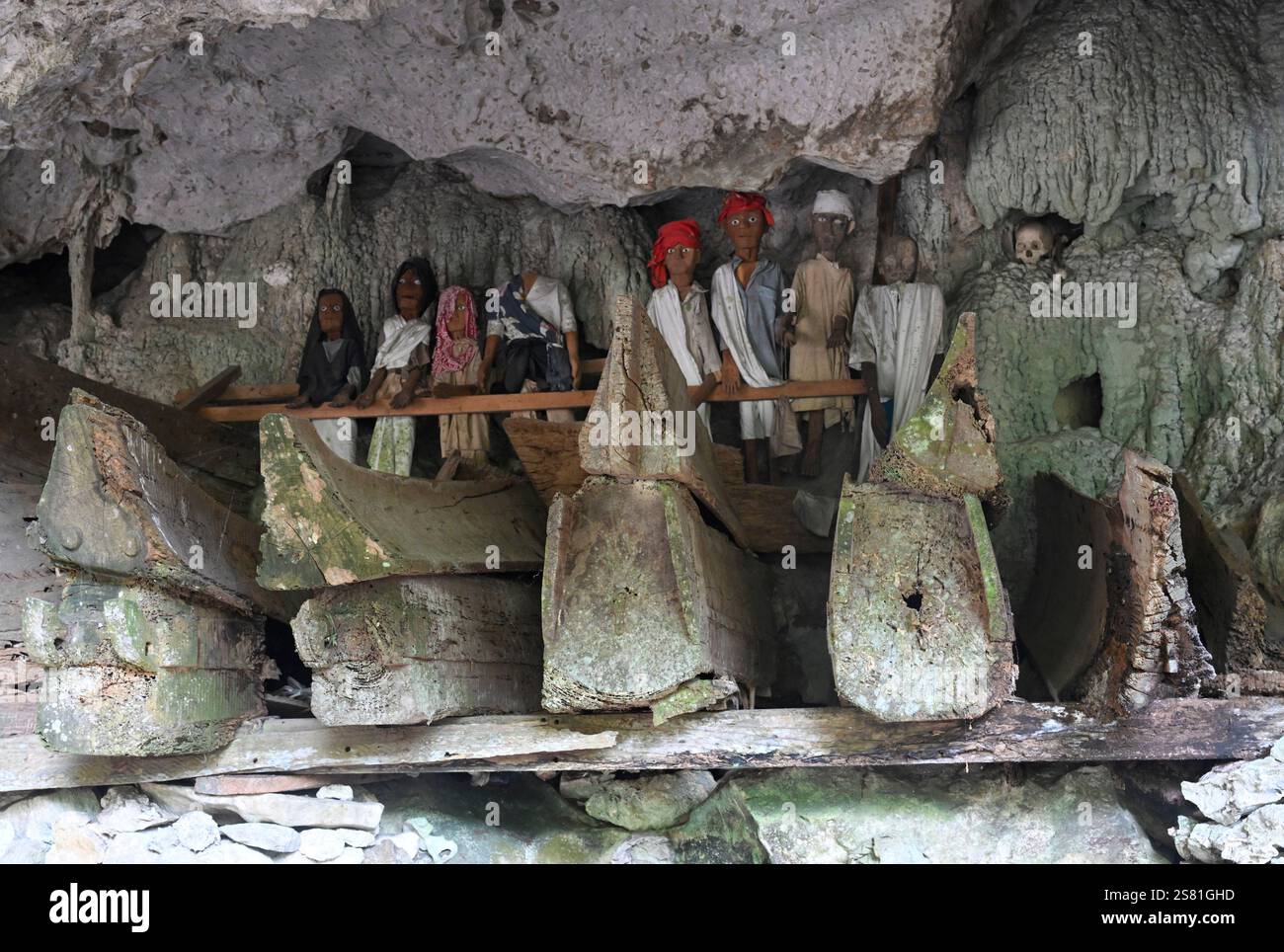 Wooden funeral effiges (Tau Tau) at the cliff thombs of Lemo,Tana ...