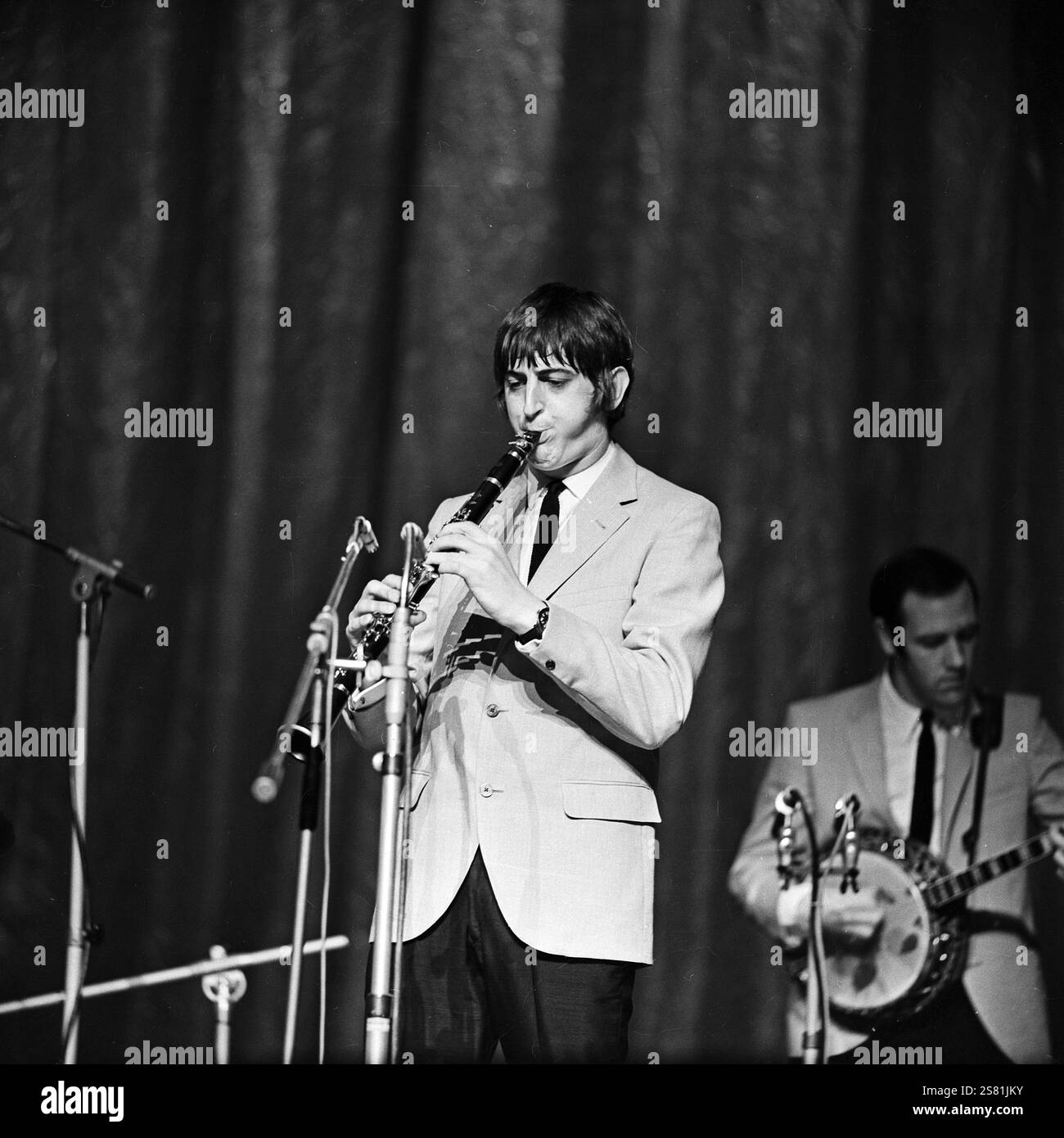 Der schottische Jazz-Musiker, Klarinettist, Saxophonist und Sänger Andy ...