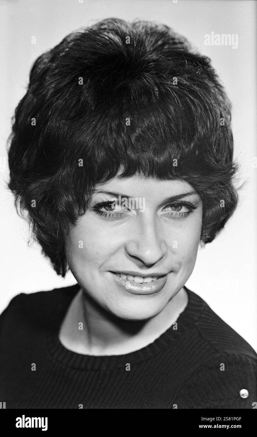 Die deutsche Sängerin und Moderatorin Ingrid Raack im Porträt beim ...