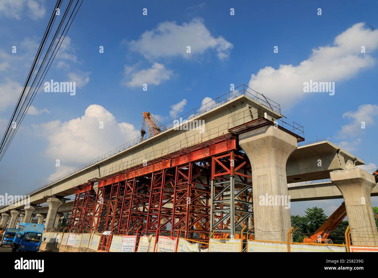 Construction of the Dhaka Metro Rail in Uttara, Dhaka, Bangladesh Stock Photo - Alamy