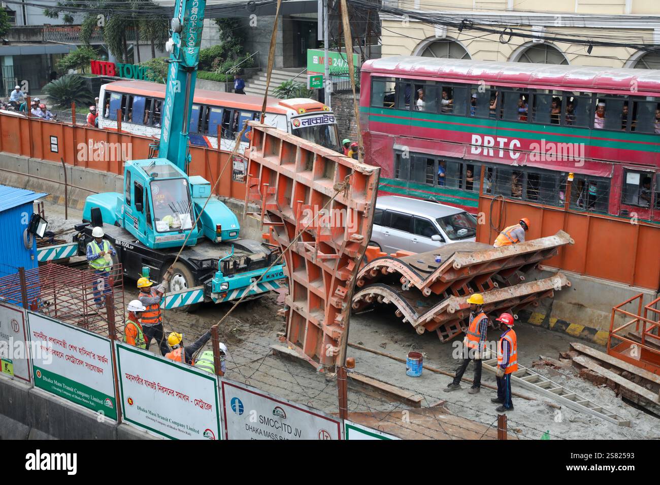 Construction of the Dhaka Metro Rail in Agargaon, Dhaka, Bangladesh ...