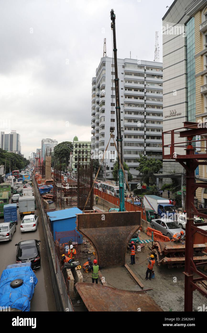 Construction of the Dhaka Metro Rail in Agargaon, Dhaka, Bangladesh ...